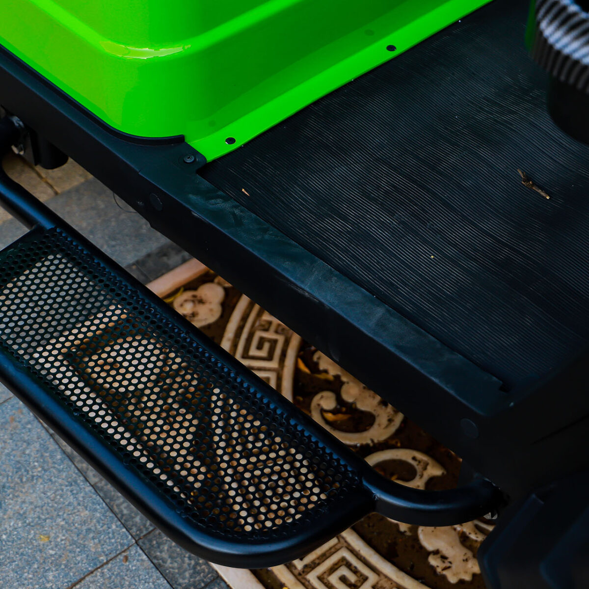 Neon Green – Wild Golf Carts